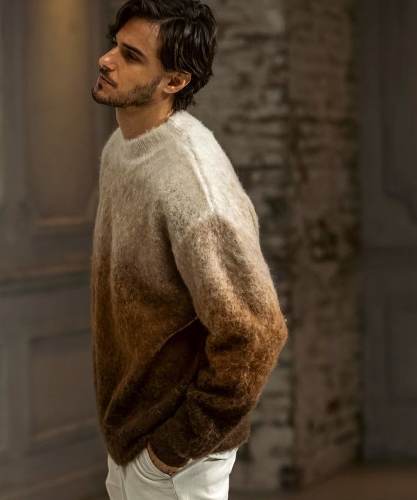 AKM Contemporary(エイケイエムコンテンポラリー)グラデーションモヘア