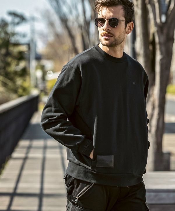 ウノピゥウノウグァーレトレ リラックス（1PIU1UGUALE3 RELAX）/1PIU1UGUALE3 RELAX レザーパッチスウェットプルオーバーフーディー 1PIU1UGUALE3 RELAX(ウノピゥウノウグァーレトレ リラックス)レザー